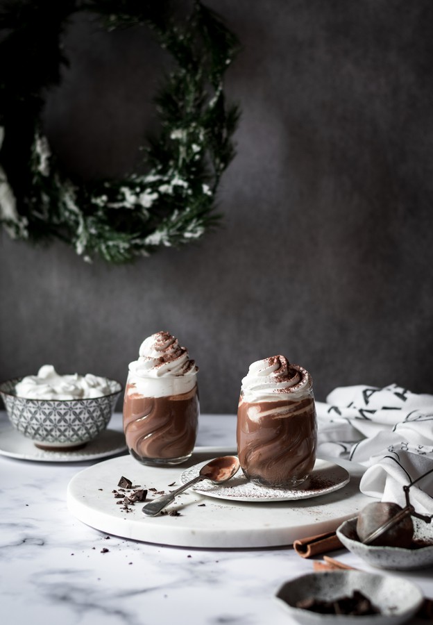Ζεστή σοκολάτα με κανέλα | Συνταγές | Food Photography | Let's Treat ...