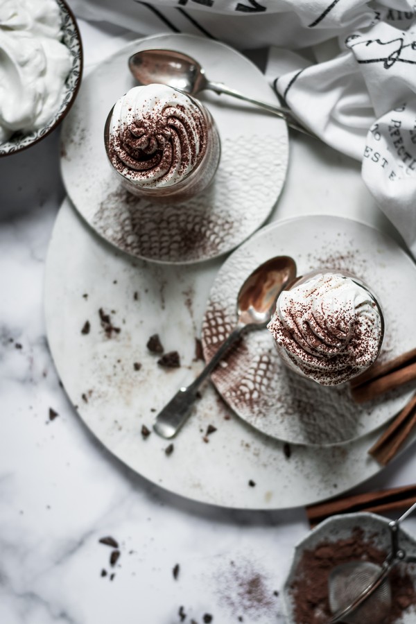 Ζεστή σοκολάτα με κανέλα | Συνταγές | Food Photography | Let's Treat ...