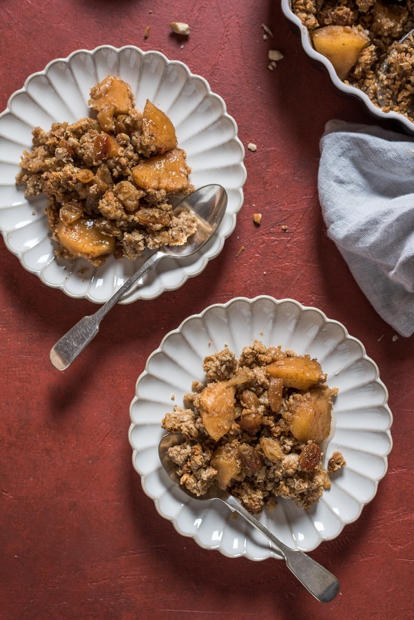 Υγιεινό apple crumble | Συνταγές | Food Photography | Let's Treat Ourselves